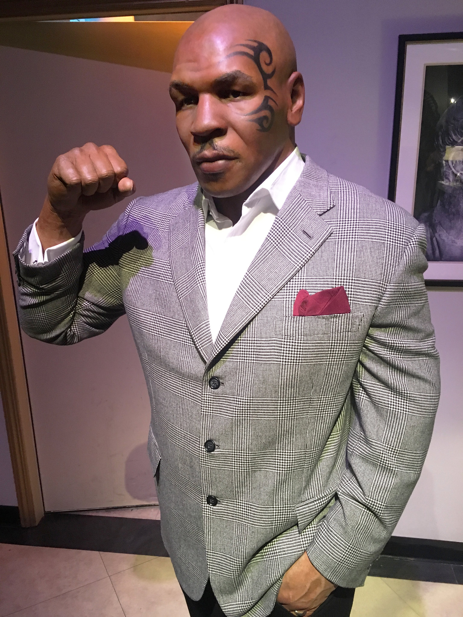 10 Celebrities Who Are Surprisingly Poor - Plunged in Debt