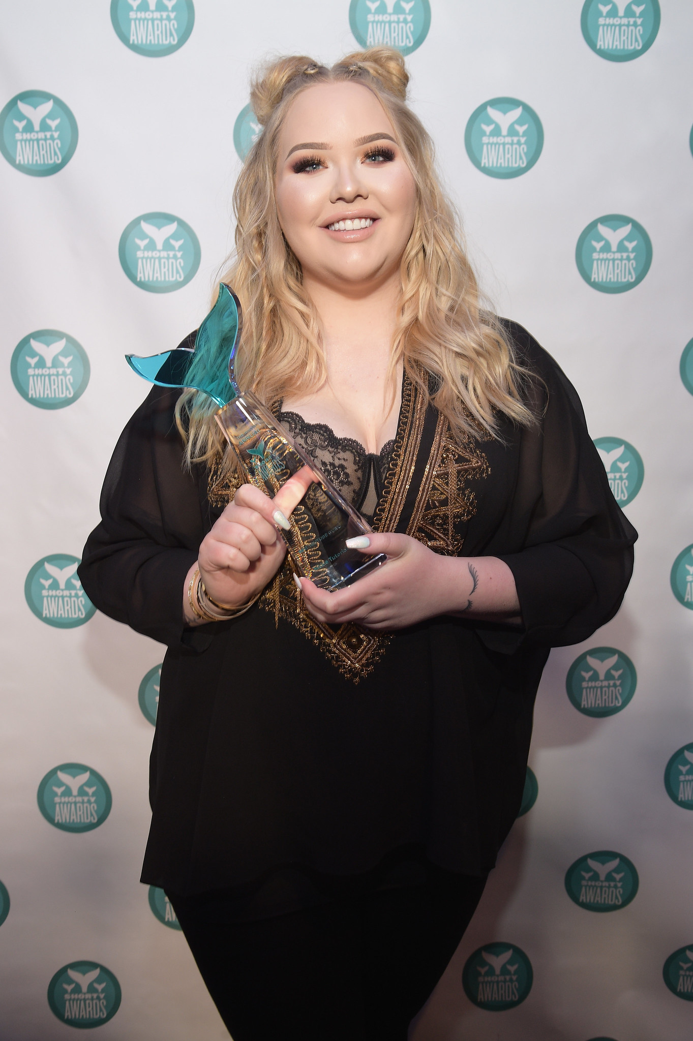 How Much is NikkieTutorials Worth? - Plunged in Debt