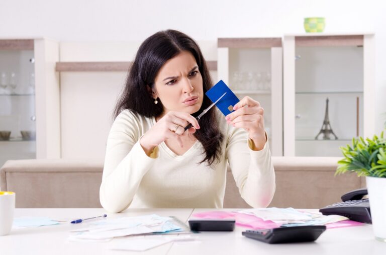 9 Tips to Manage and Overcome Being in Debt